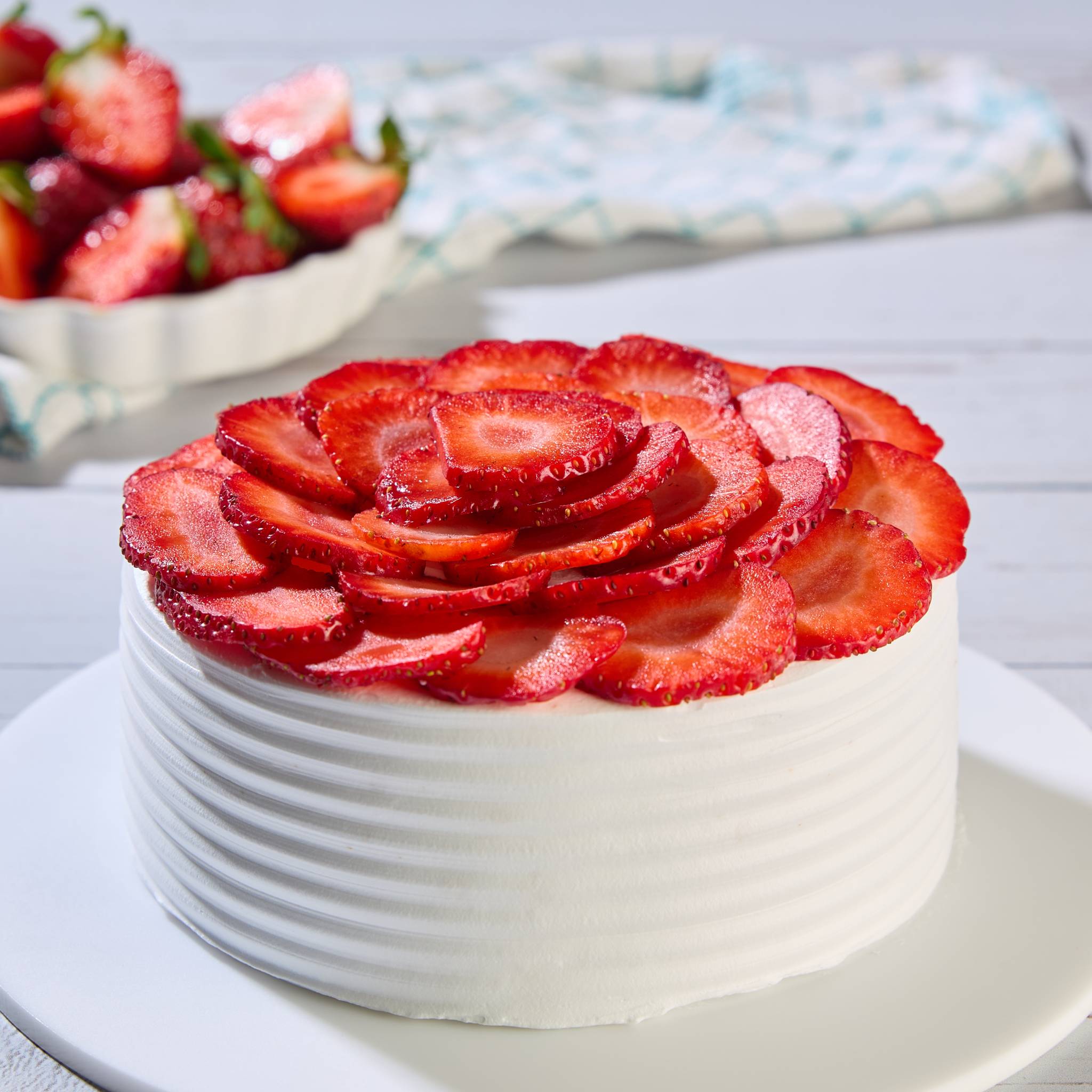 Fresh Strawberry Cream – The Mystery Box