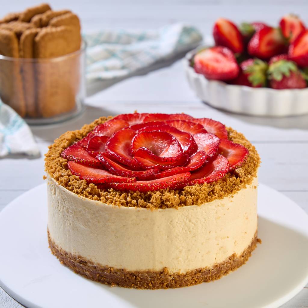 Biscoff Strawberry Cheesecake (No Bake) – The Mystery Box